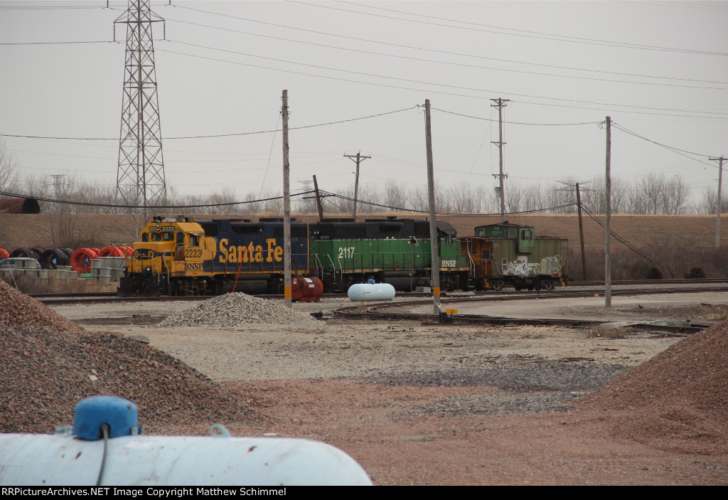 BNSF 2223 & BNSF 2117 with BN 12414